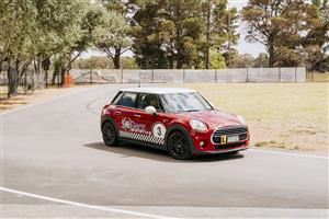 3 Weekend Driving Lesson | Fifth Gear Motoring